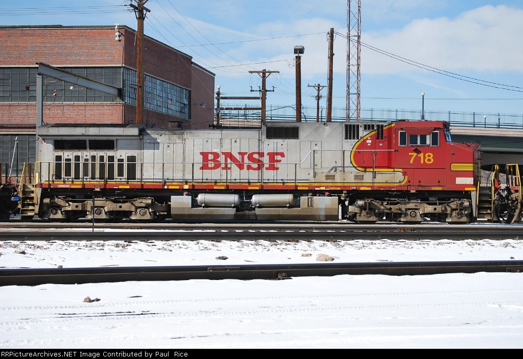 BNSF 718